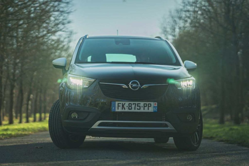 Impresa mai vista prima a bordo di una Opel: percorre più di 2000 km in ...